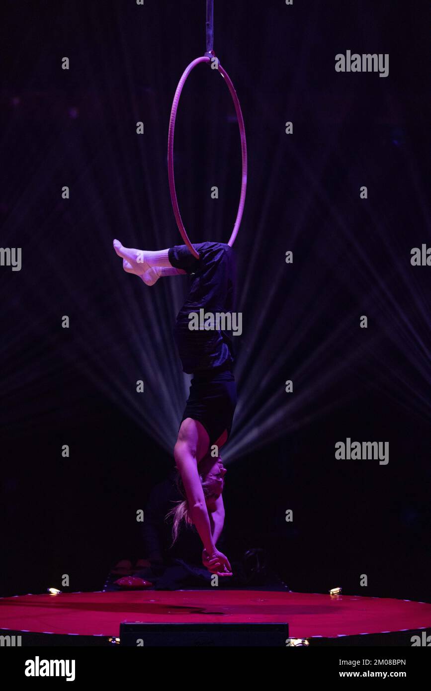 La Clique, Leicester Square, London, UK Katharine Arnold, hoop arealist ...