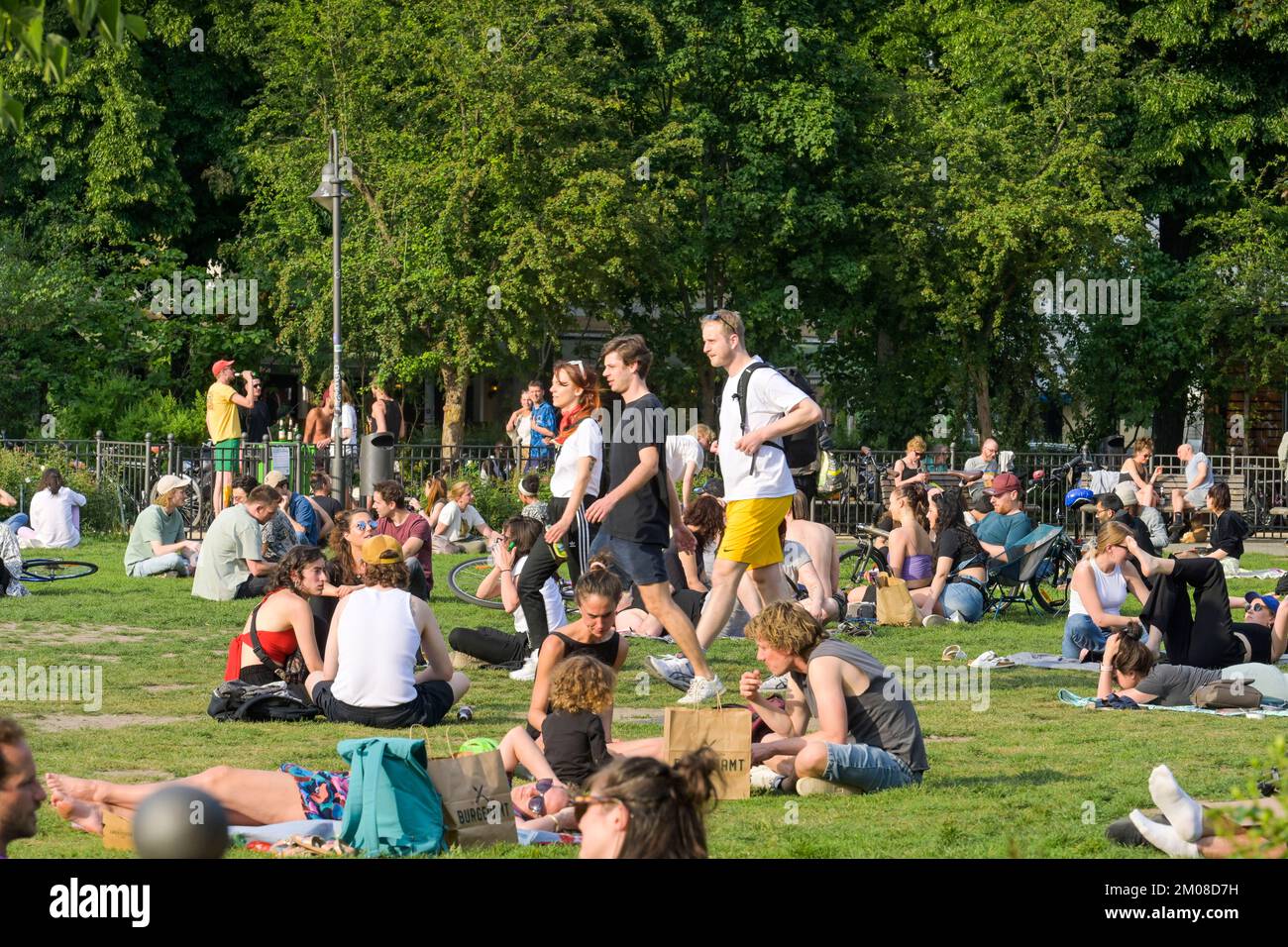 Menschen, Wiese, Freizeit, Boxhagener Platz, Friedrichshain ...