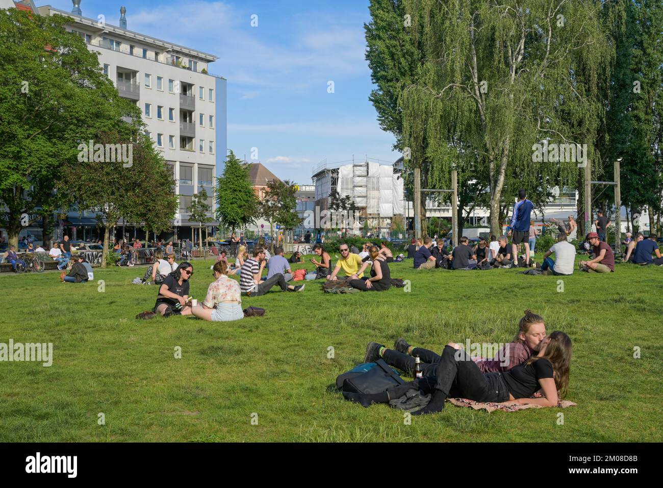 Menschen, Wiese, Freizeit, Boxhagener Platz, Friedrichshain ...
