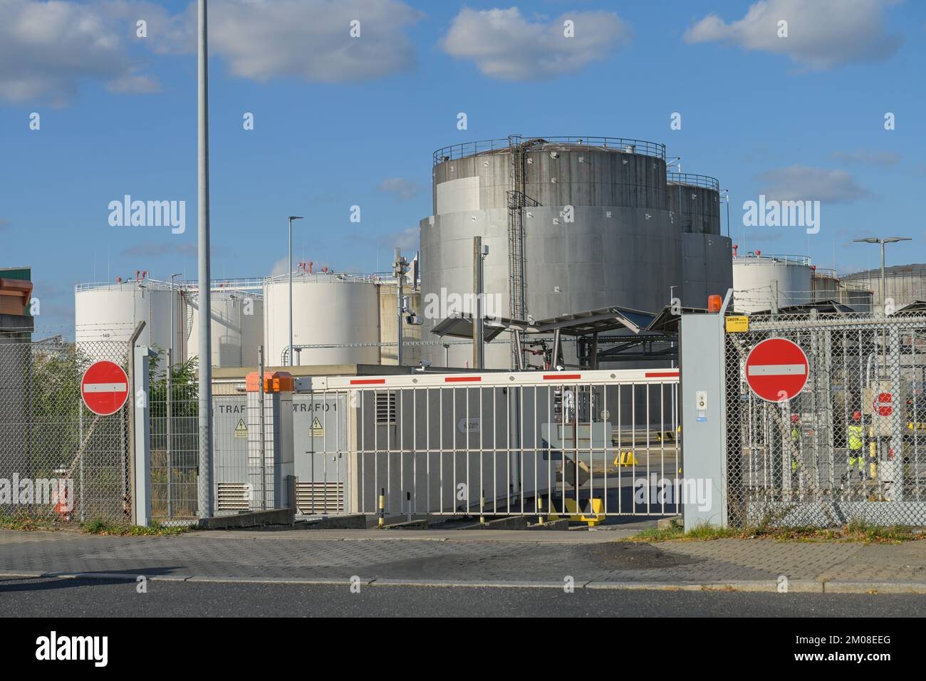 Tanklager hi-res stock photography and images - Alamy