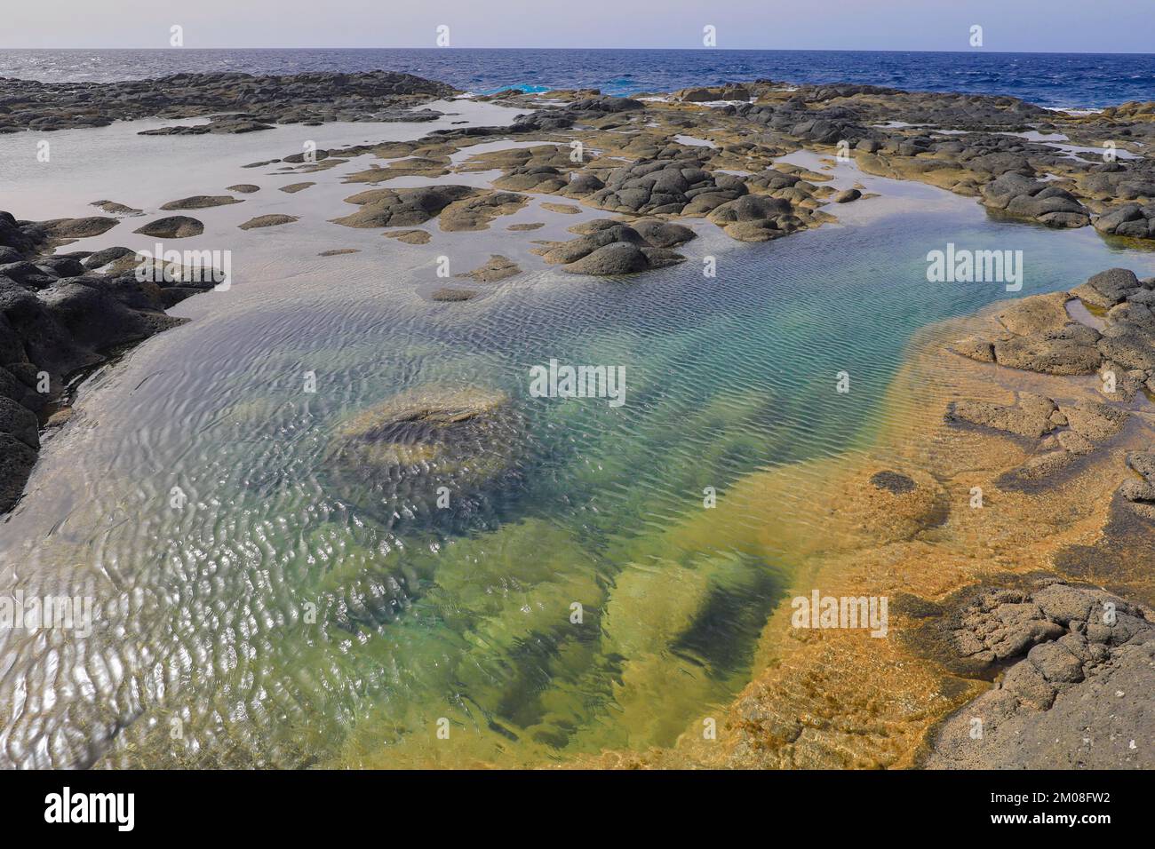 Cliff pools hi-res stock photography and images - Alamy