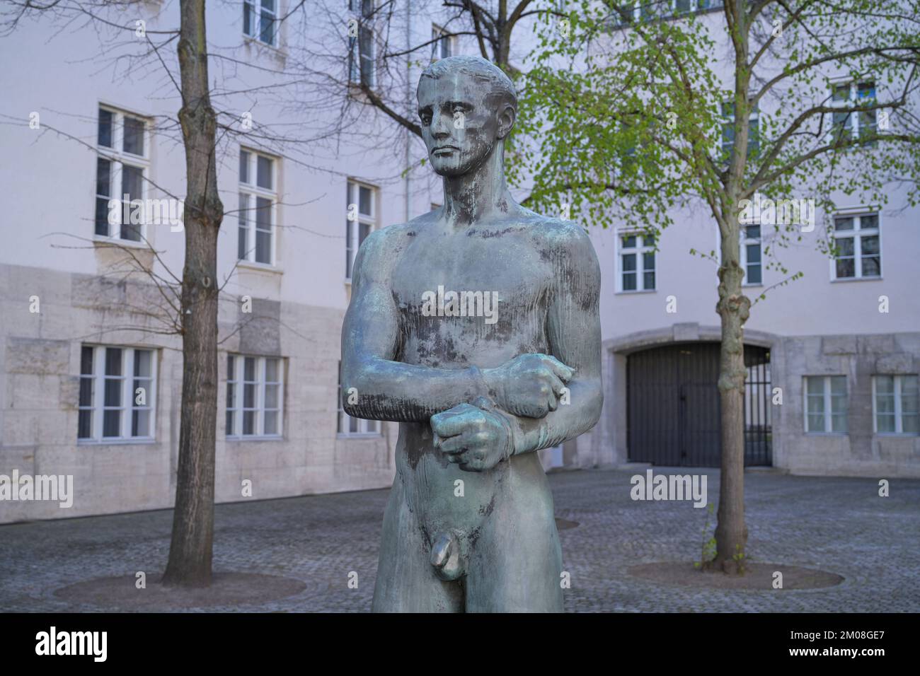 Statue von Richard Scheibe, Bundesministerium der Verteidigung ...
