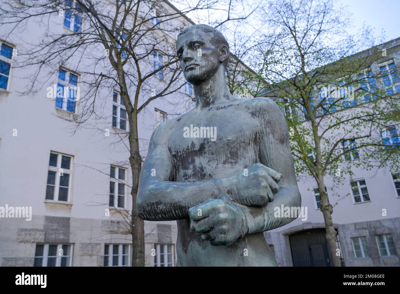 Statue von Richard Scheibe, Bundesministerium der Verteidigung ...