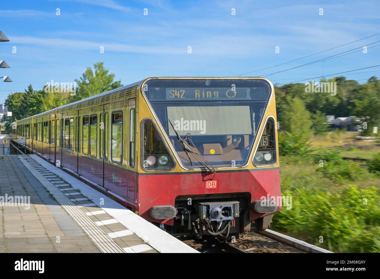Ringbahn, S-Bahnhof Frankfurter Allee, Friedrichshain, Friedrichshain-Kreuzberg, Berlin ...