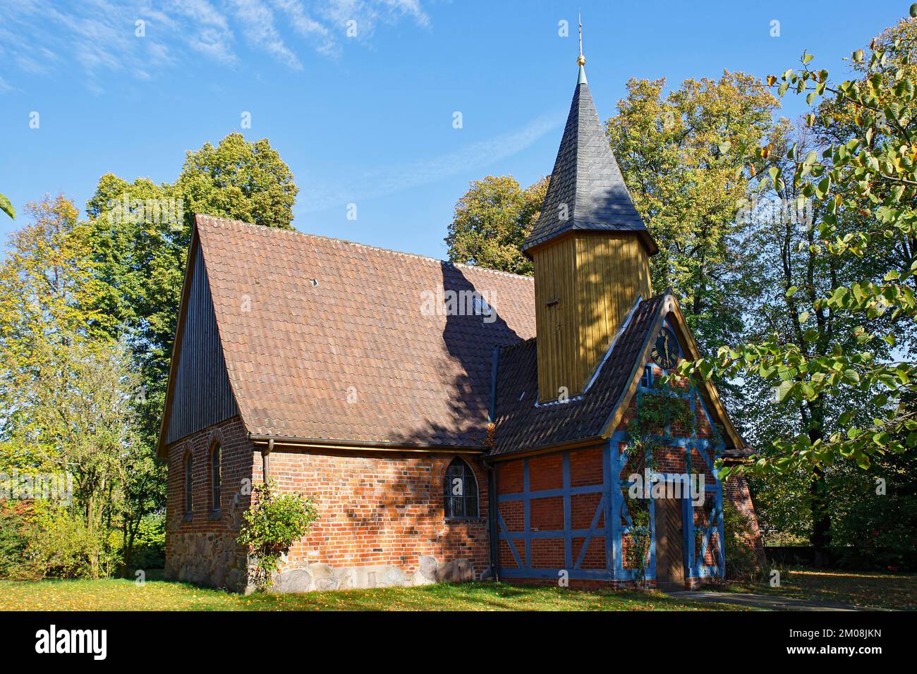 Gothic chapel building hi-res stock photography and images - Alamy