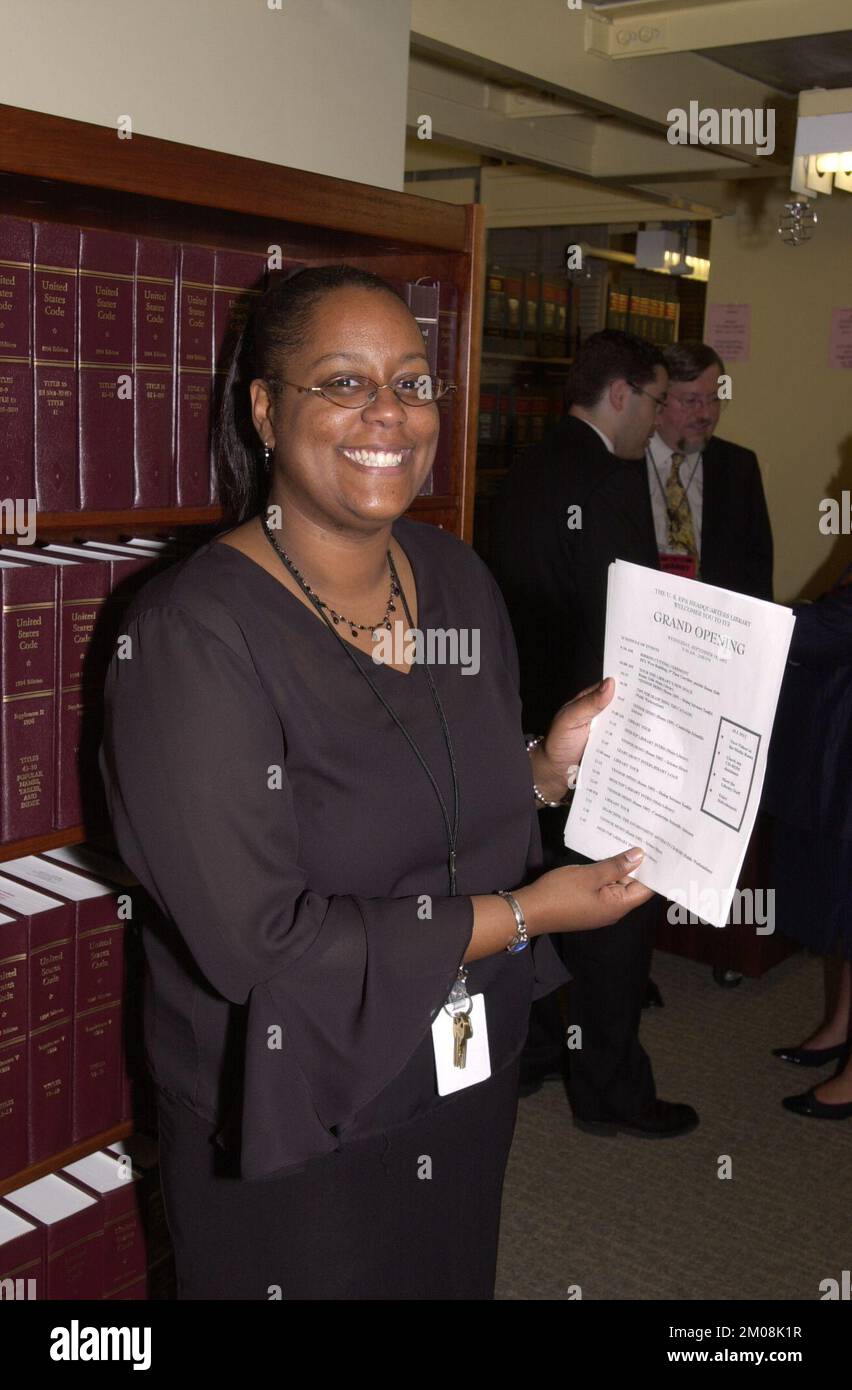 AA OEI Kim Nelson at EPA HQ New Library Opening, Ribbon cutting ...
