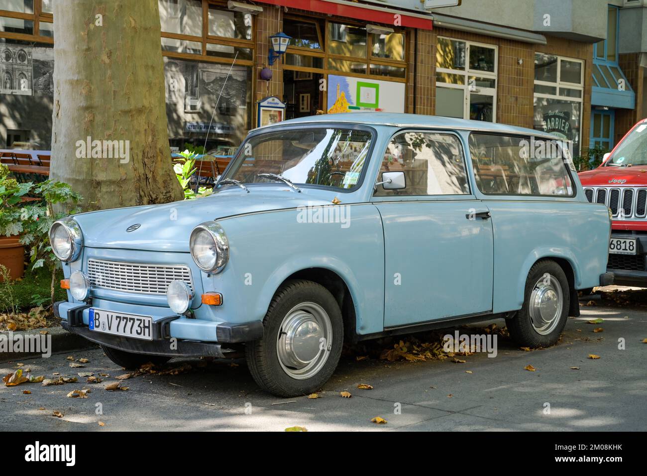 Alter trabi hi-res stock photography and images - Alamy