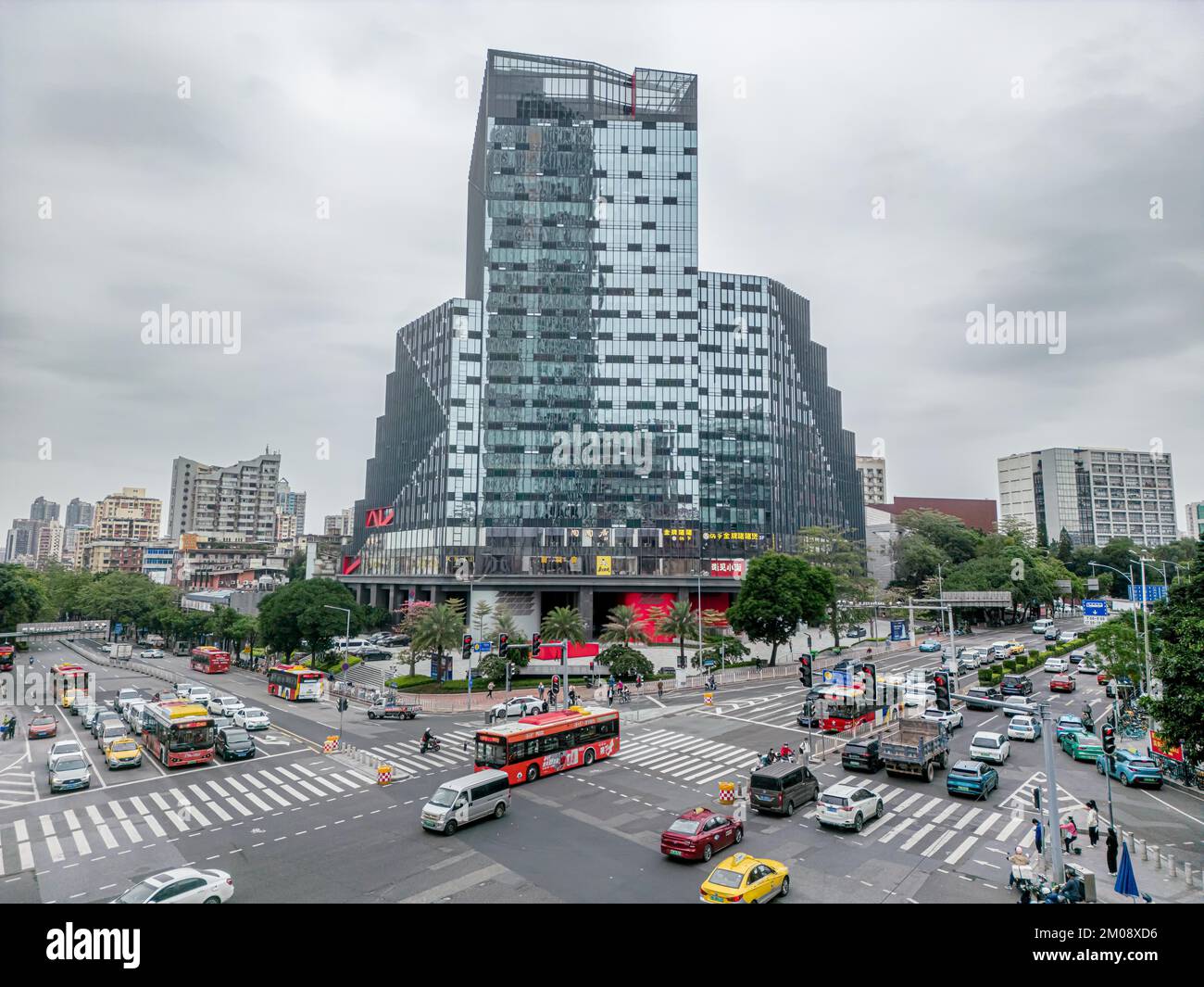 Aerial photo shows the busy traffic at the intersection in Guangzhou ...