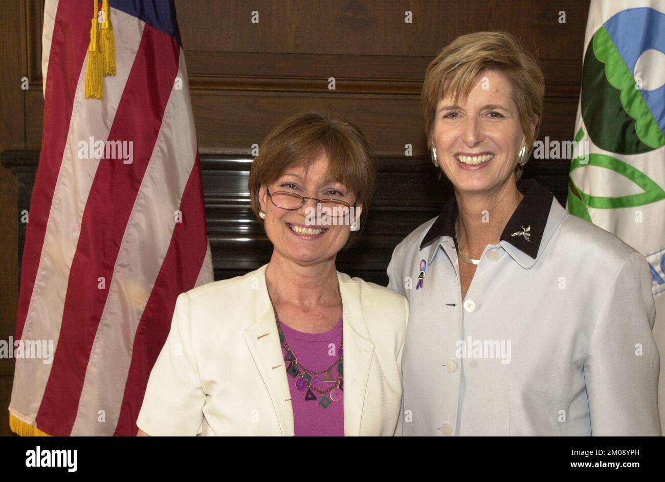 Christine Todd Whitman staff handshakes , Environmental Protection ...
