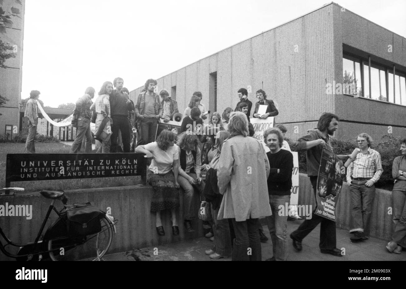 The Anachronistic Procession of Cologne-Bonn Students, a protest ...