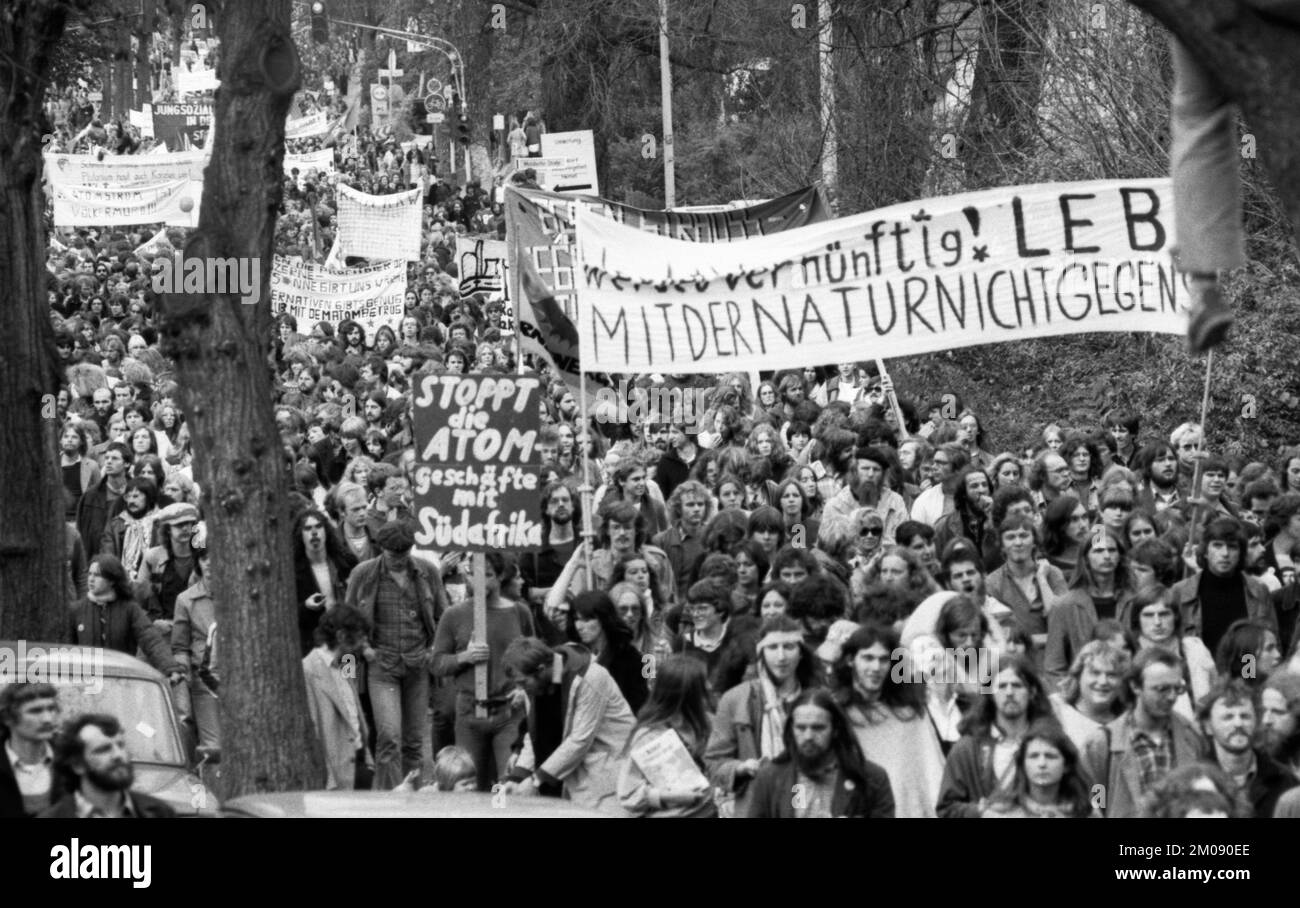 More than 100, 000 people demonstrated against nuclear power on 14.100. ...