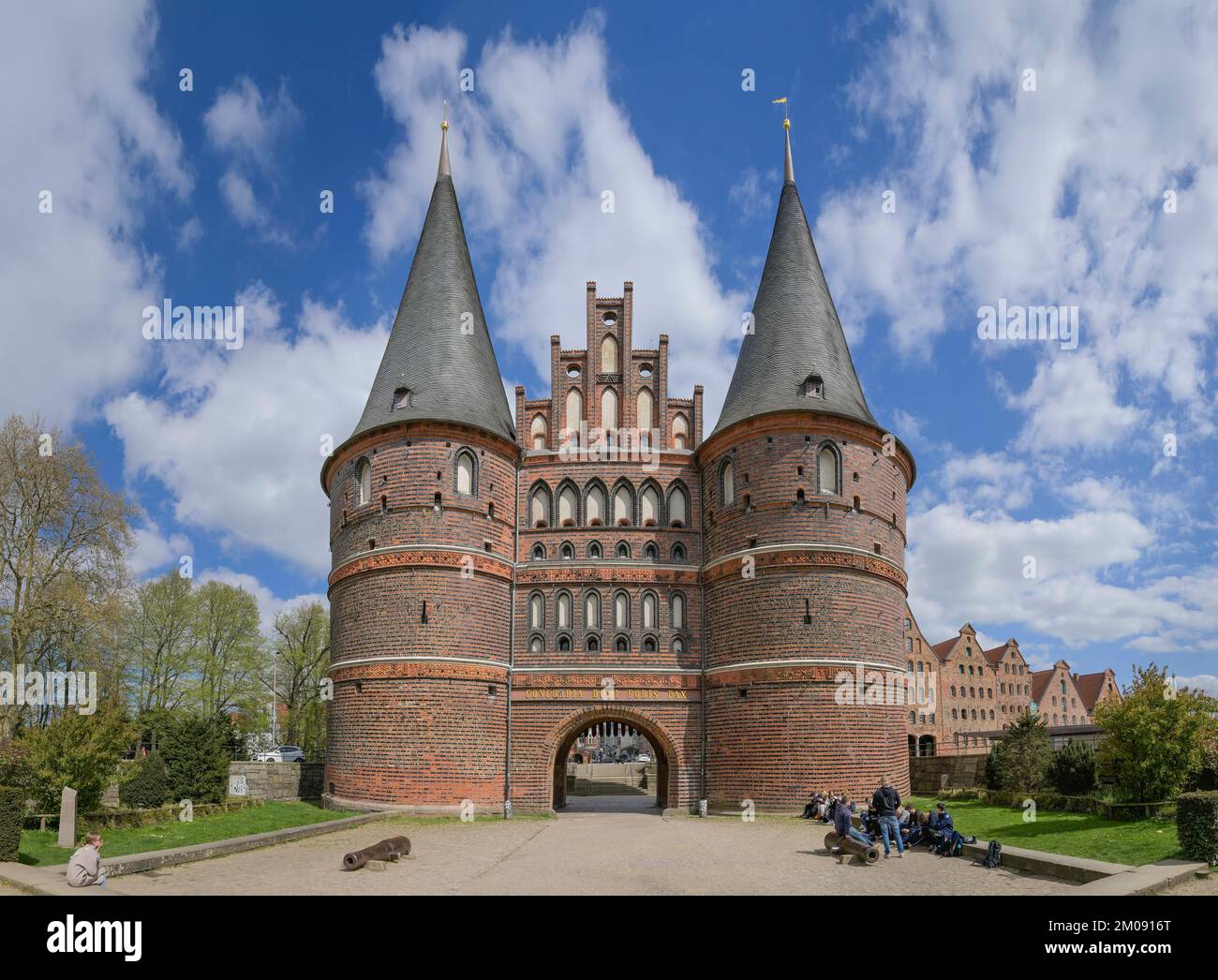 Holstentor, Holstentorplatz, Lübeck, Schleswig-Holstein, Deutschland ...
