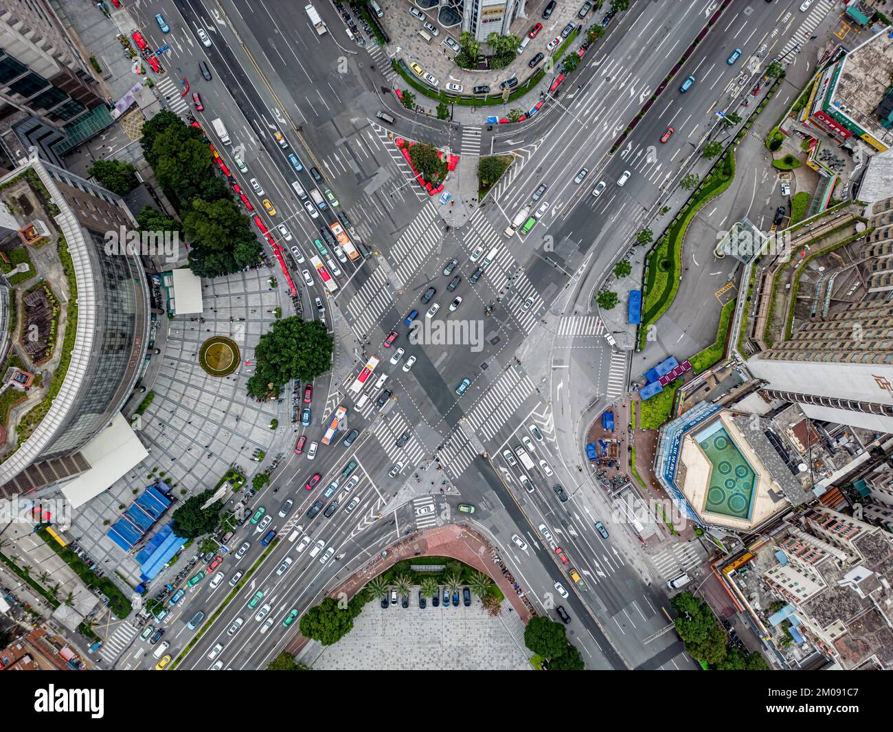 Aerial photo shows the busy traffic at the intersection in Guangzhou ...