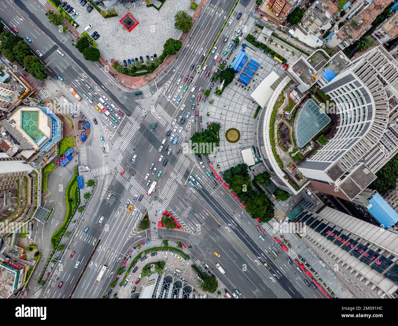 Aerial photo shows the busy traffic at the intersection in Guangzhou ...