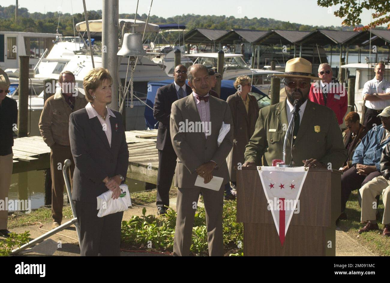Christine Todd Whitman at Anacostia with DC Mayor Anthony Williams ...