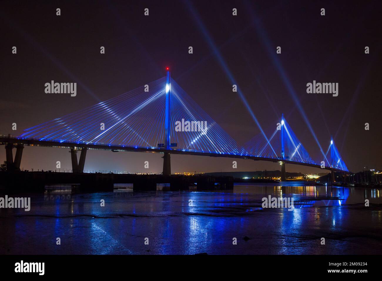 A unique and spectacular light show lighting up the Queensferry ...
