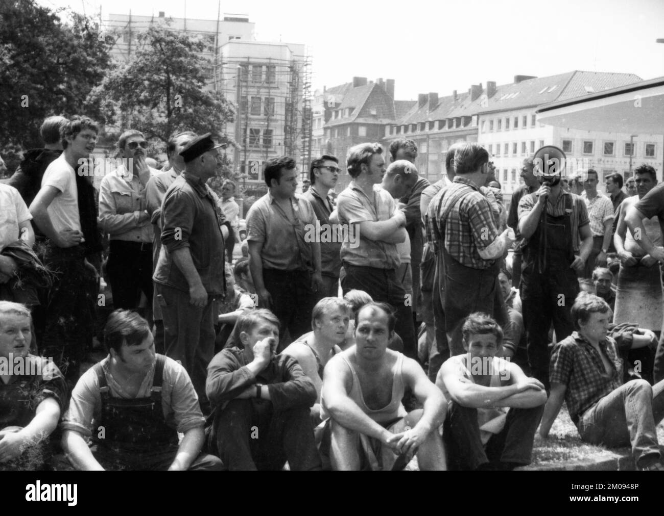 The expansion of the spontaneous strikes in September 1969 extended to ...