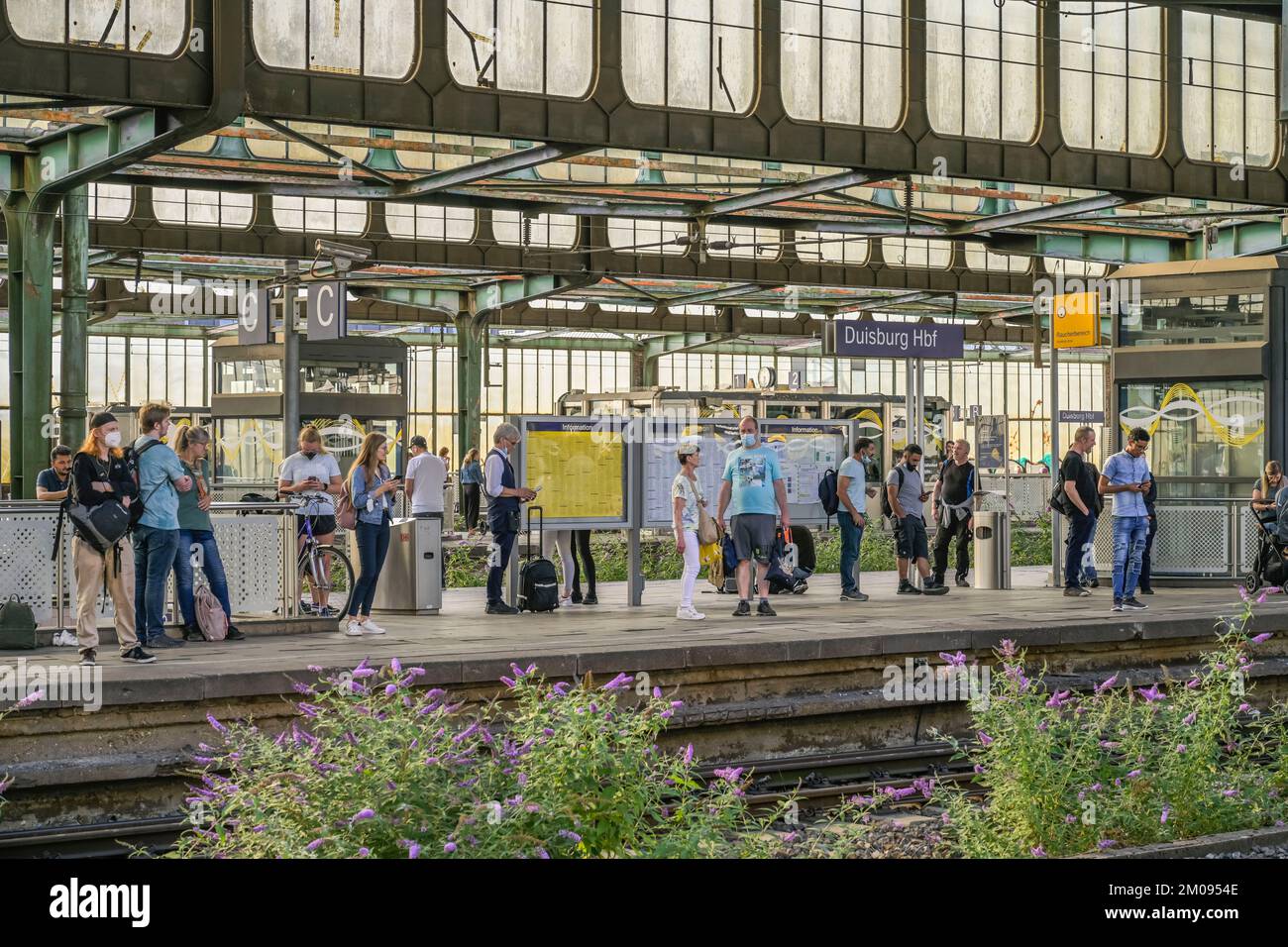Ansicht bahnsteig hi-res stock photography and images - Alamy