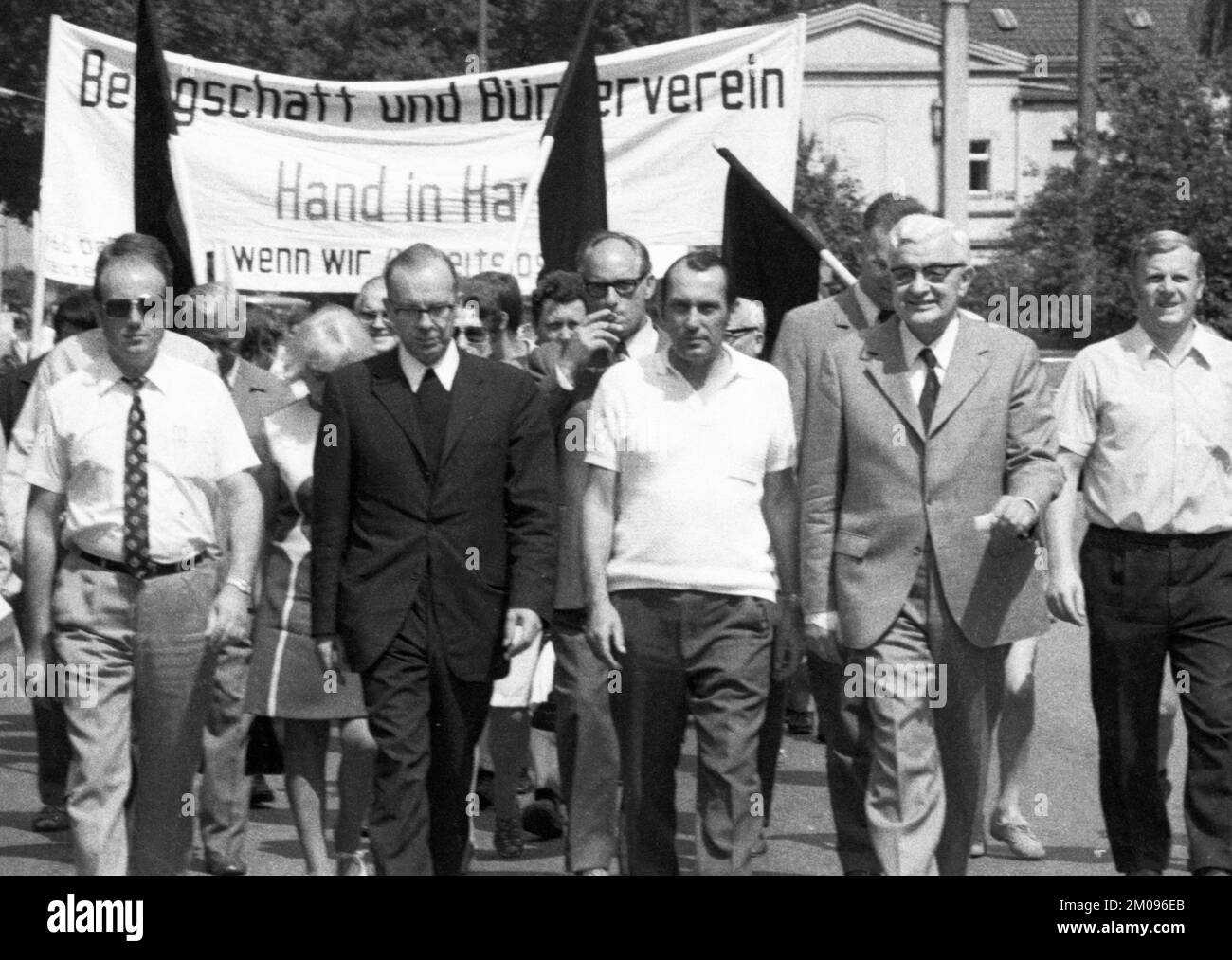 With black flags, mourning and anger, workers of Delog, a factory for ...