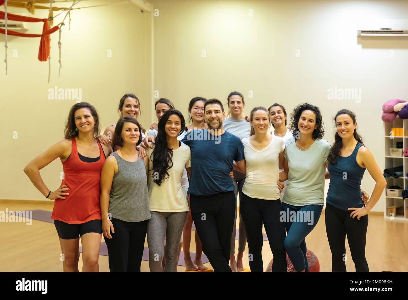 portrait of a group of yoga practitioners Stock Photo - Alamy