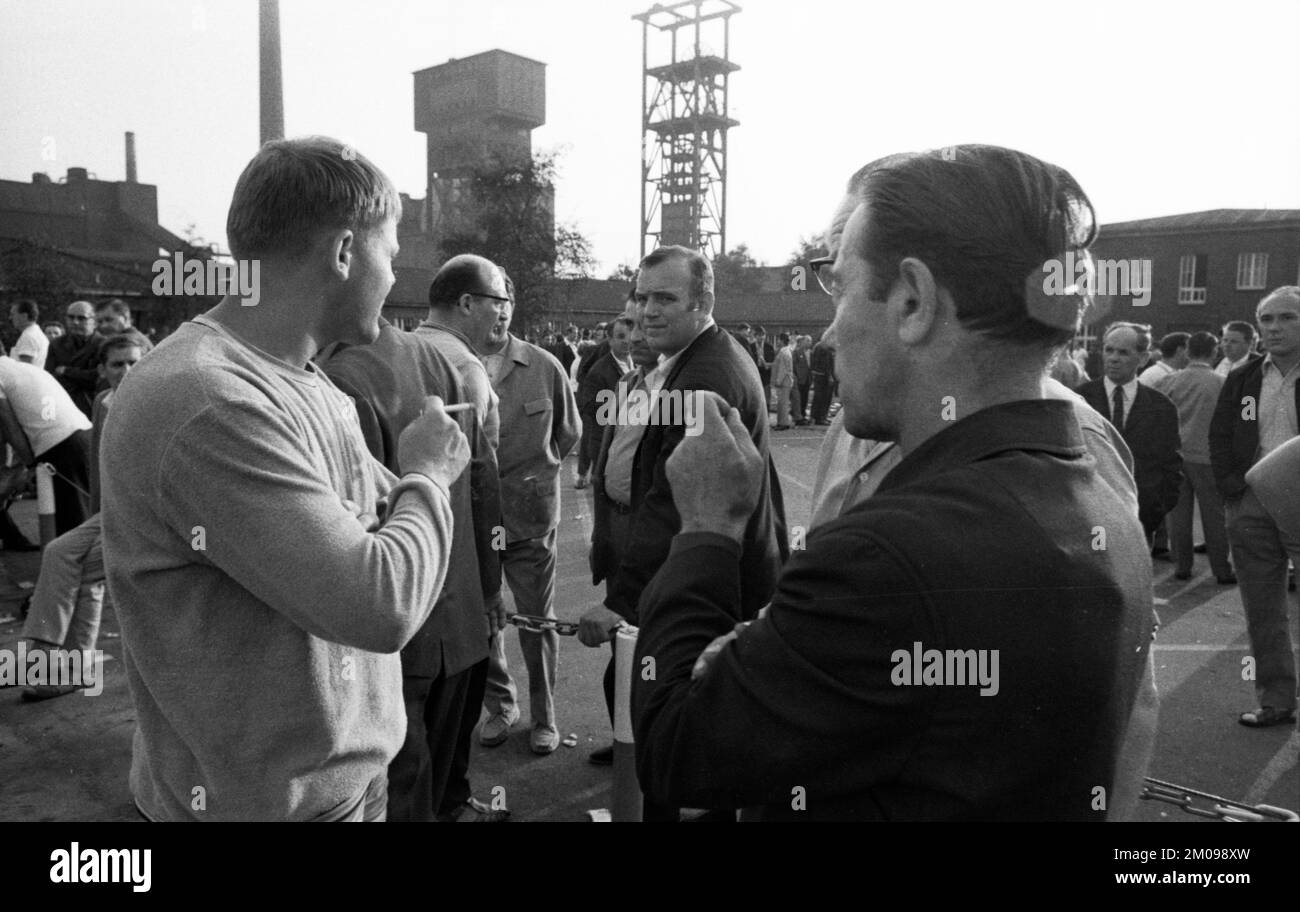 The spontaneous strike, here on 10.9.1969 by the miners of the Minister ...