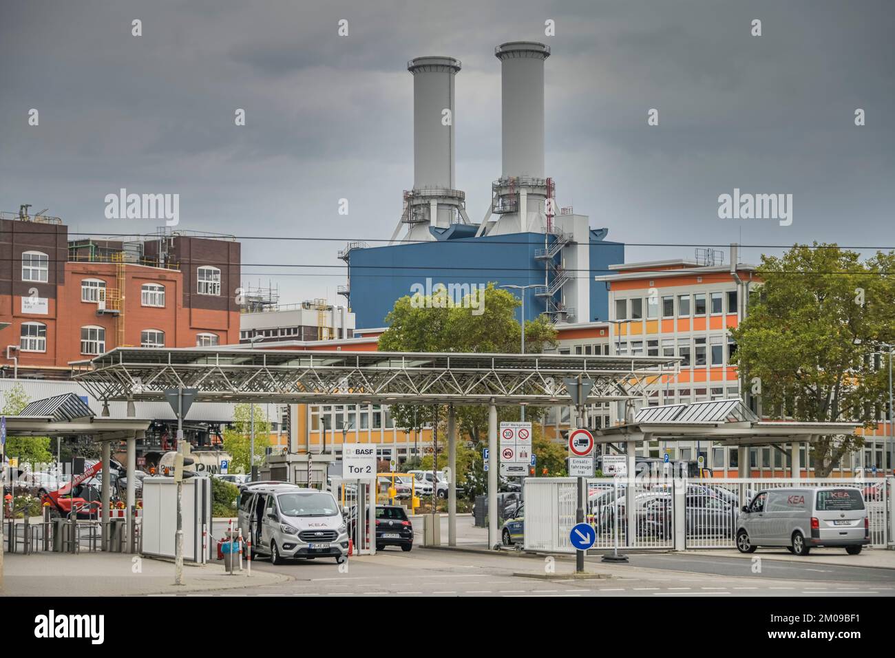 BASF, Tor 2, Carl-Bosch-Straße, Ludwigshafen, Rheinland-Pfalz ...