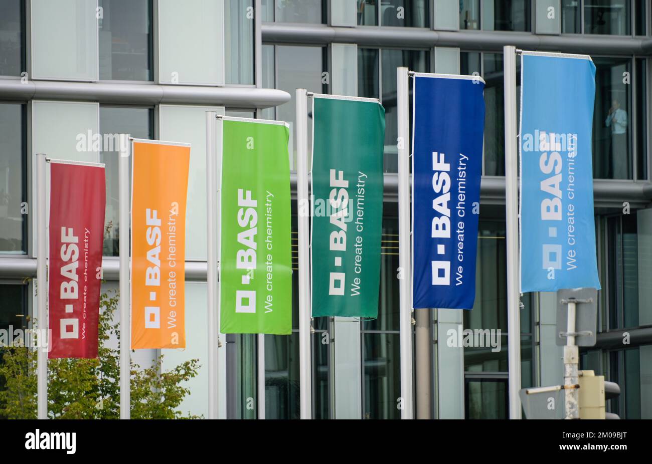 Fahnen, BASF, Carl-Bosch-Straße, Ludwigshafen, Rheinland-Pfalz ...