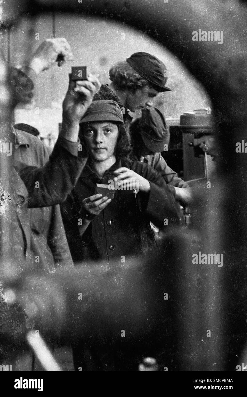 Ddrreport hi-res stock photography and images - Alamy