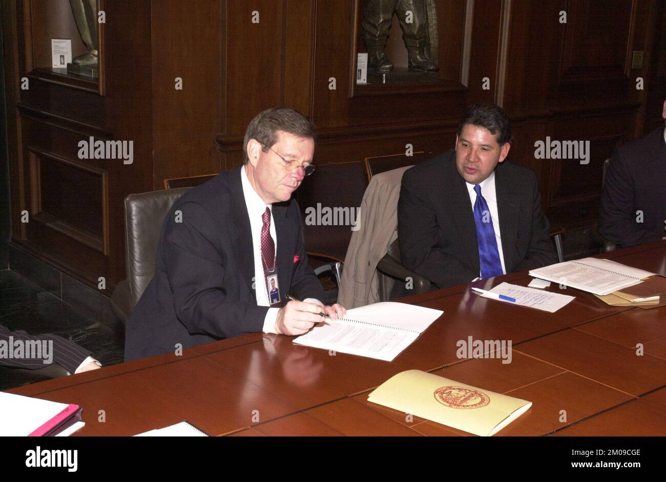 Administrator Mike Leavitt attends Tribal Council meeting ...