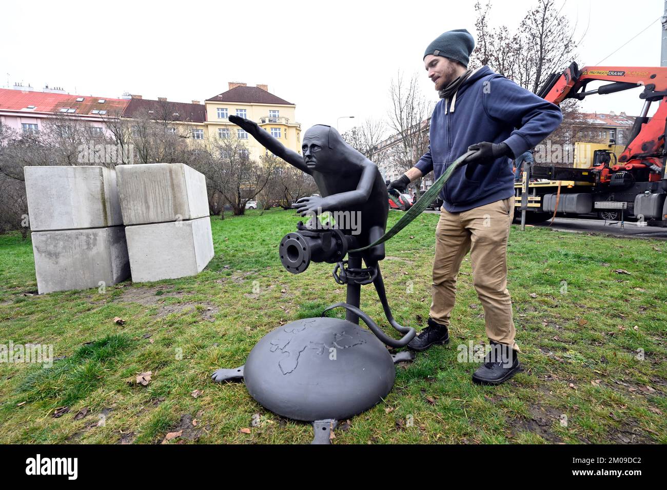 Prague, Czech Republic. 05th Dec, 2022. Installation of sculpture ...
