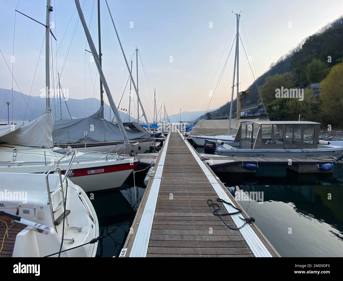 Long wooden dock hi-res stock photography and images - Alamy
