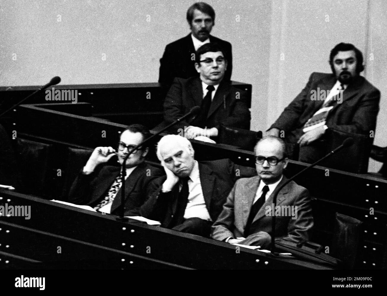 The German Bundestag with the debate on the Radical Decree on 15.11. ...
