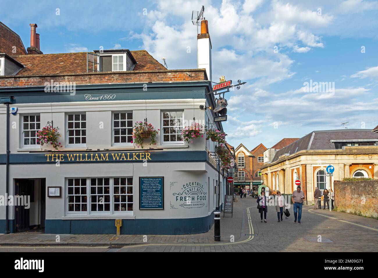 Pub winchester england hi-res stock photography and images - Alamy