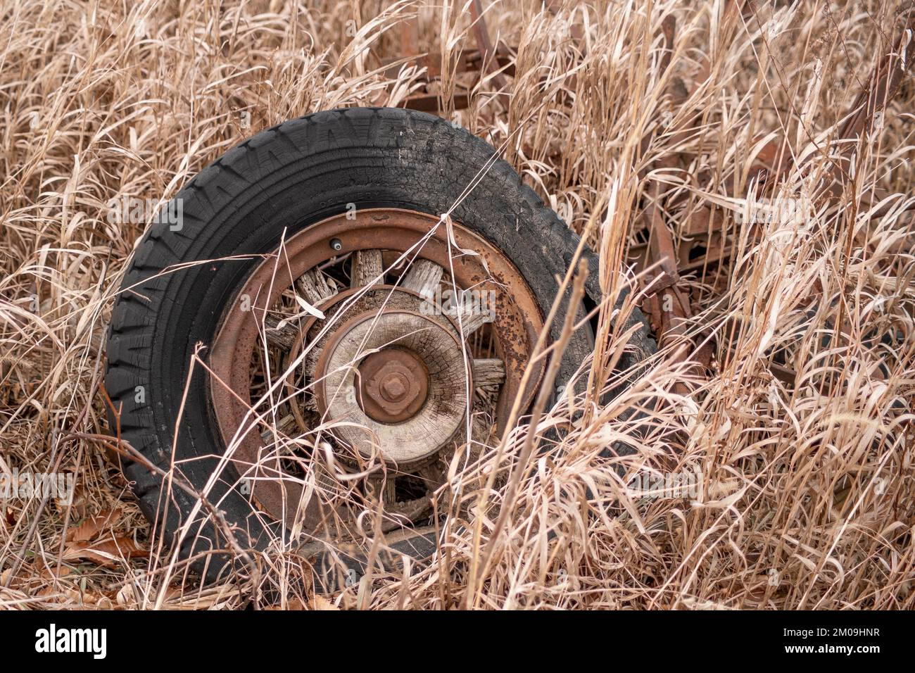 Rusted wheel rims hi-res stock photography and images - Alamy