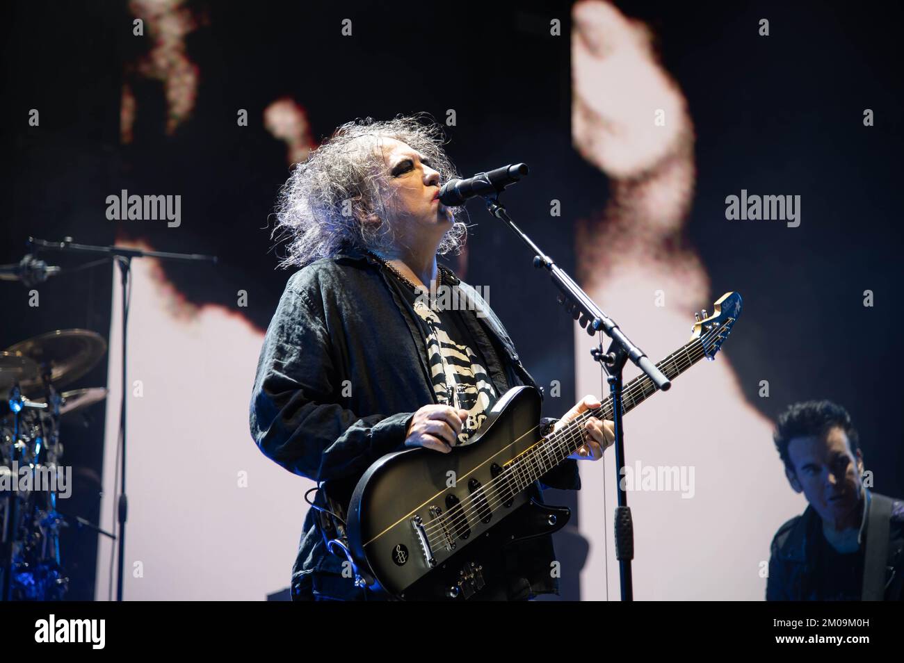 Glasgow, Scotland, UK. 04th Dec, 2022. Robert Smith of The Cure ...