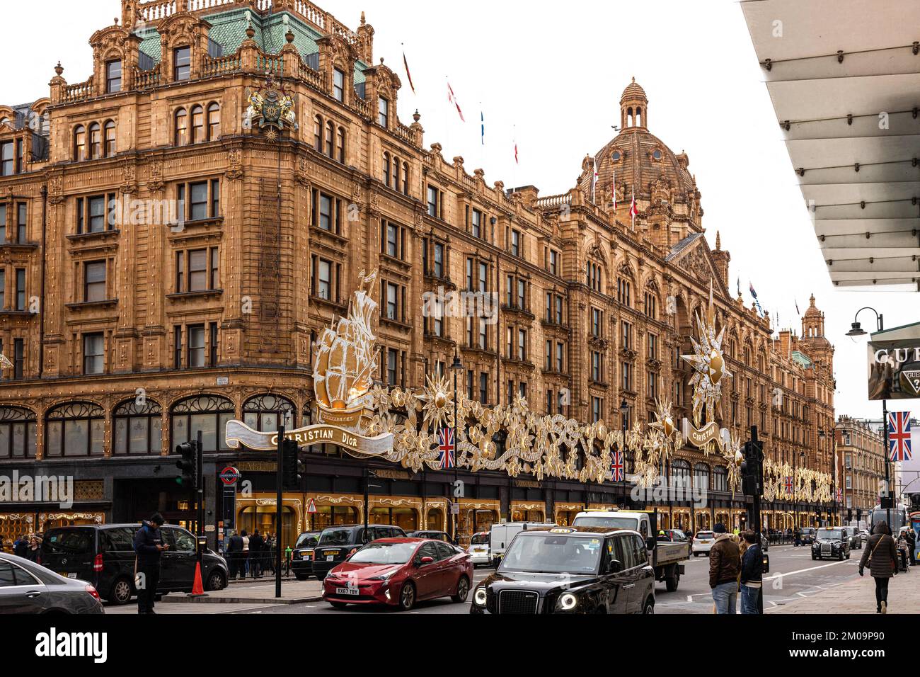 Harrods 2022 hi-res stock photography and images - Alamy