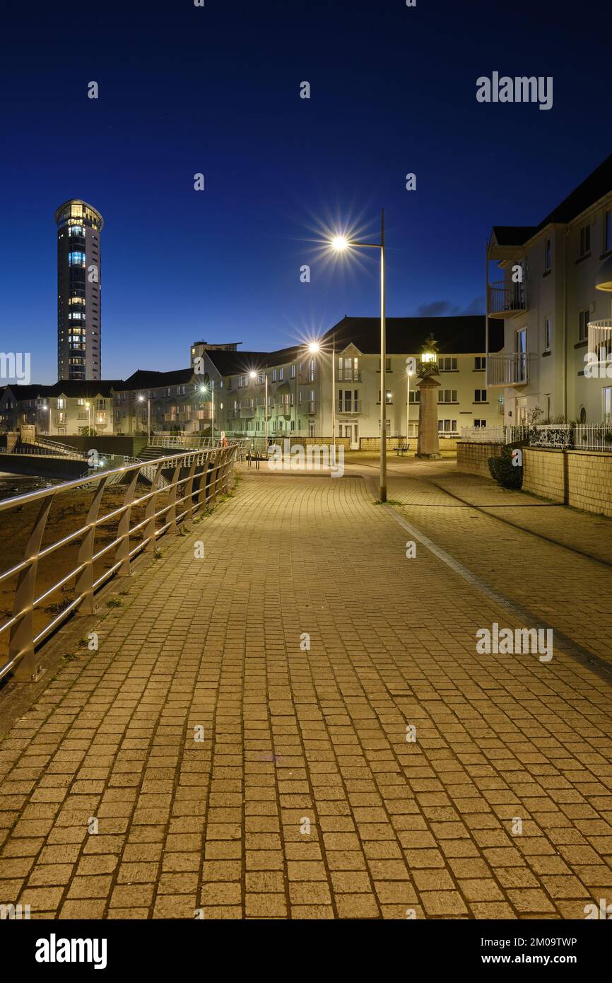 Sea front promenade in the Maritime Quarter, Swansea Stock Photo - Alamy