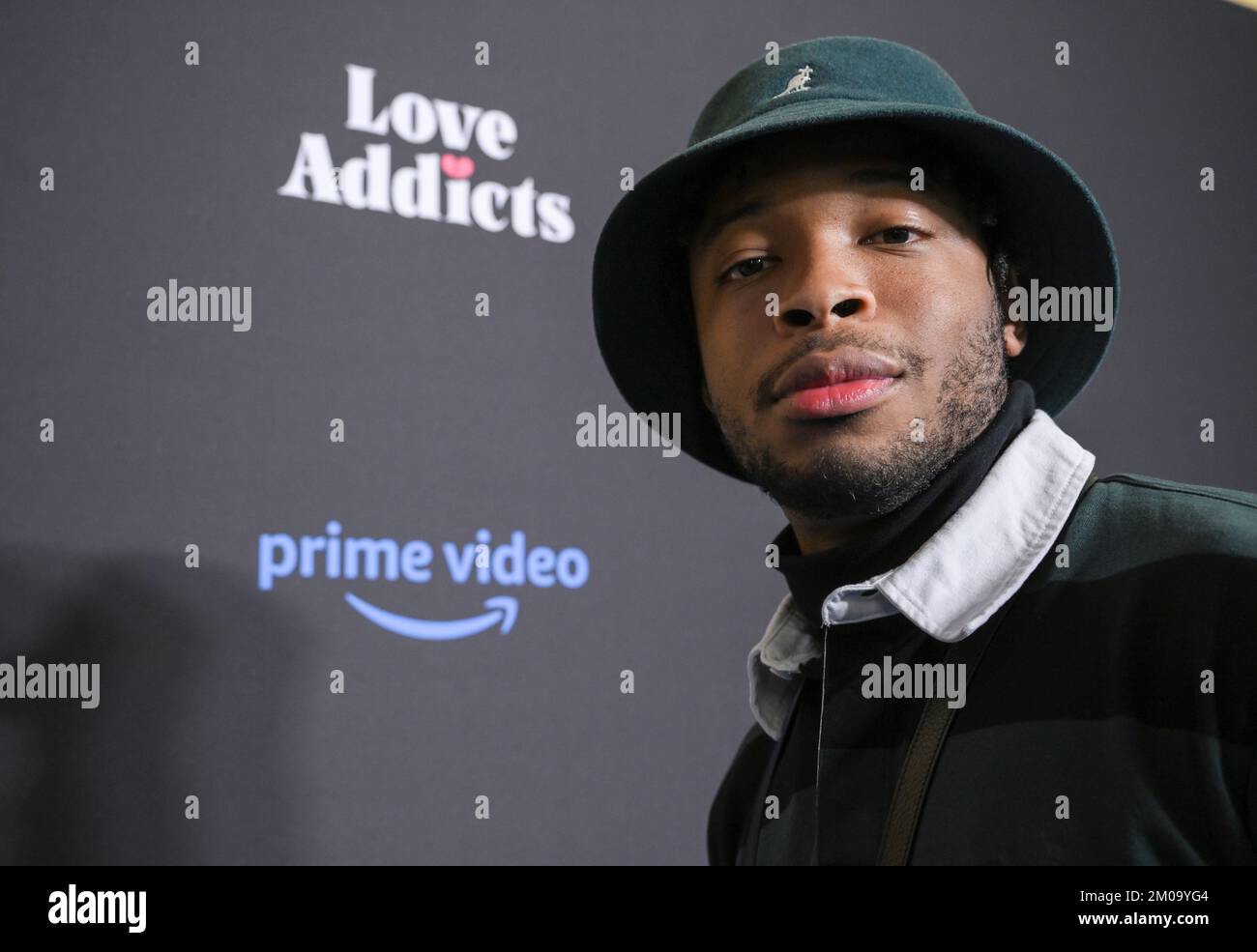 Warner bros international television production hi-res stock ...