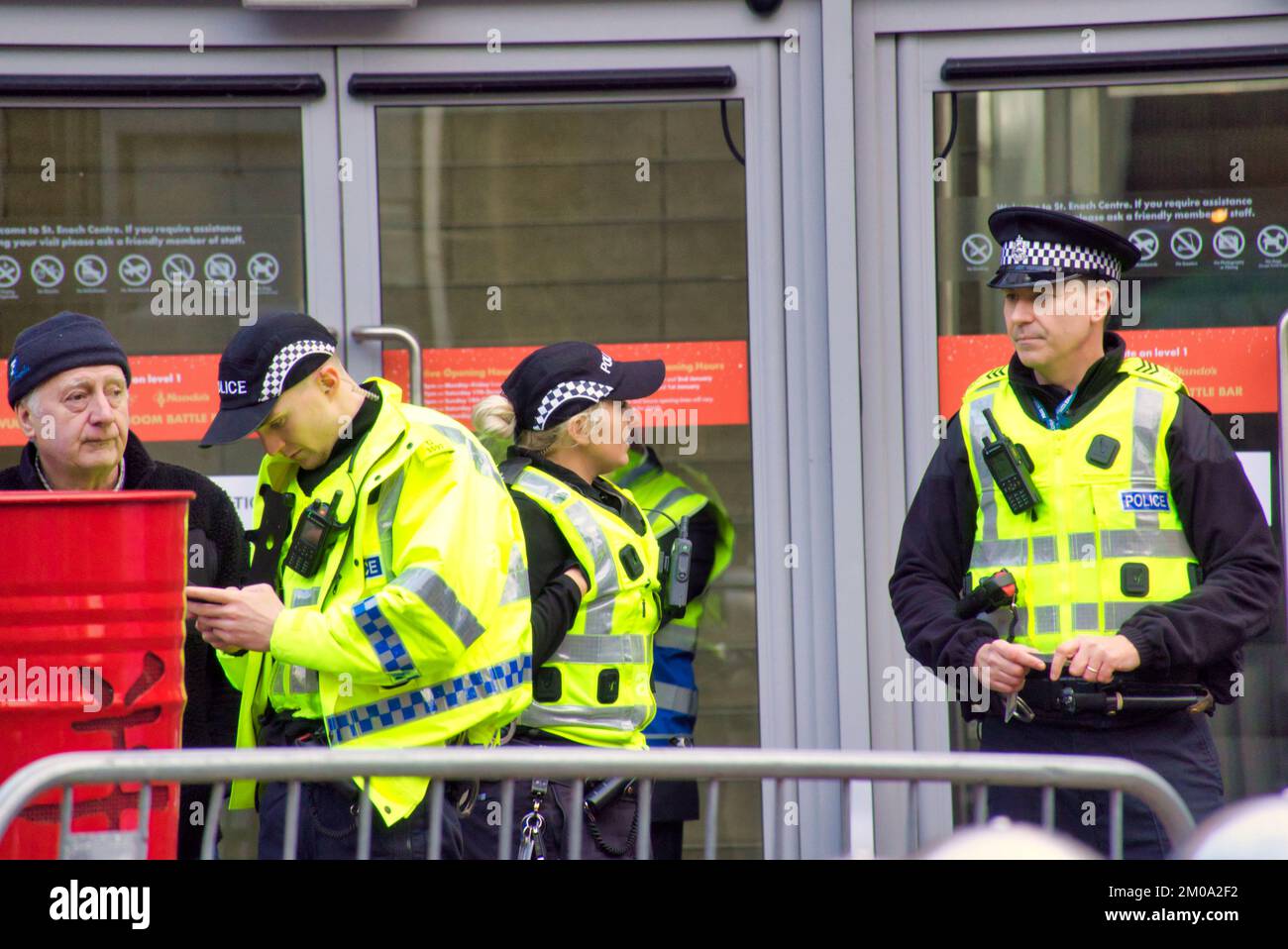 Glasgow, Scotland, UK 5th December, 2022. Police at Christmas fair ...