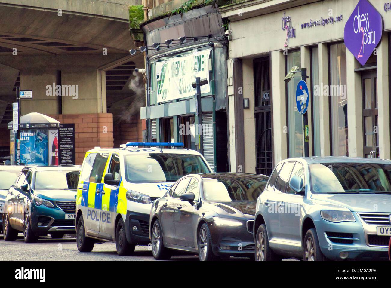 Glasgow, Scotland, UK 5th December, 2022. Police at Christmas fair ...