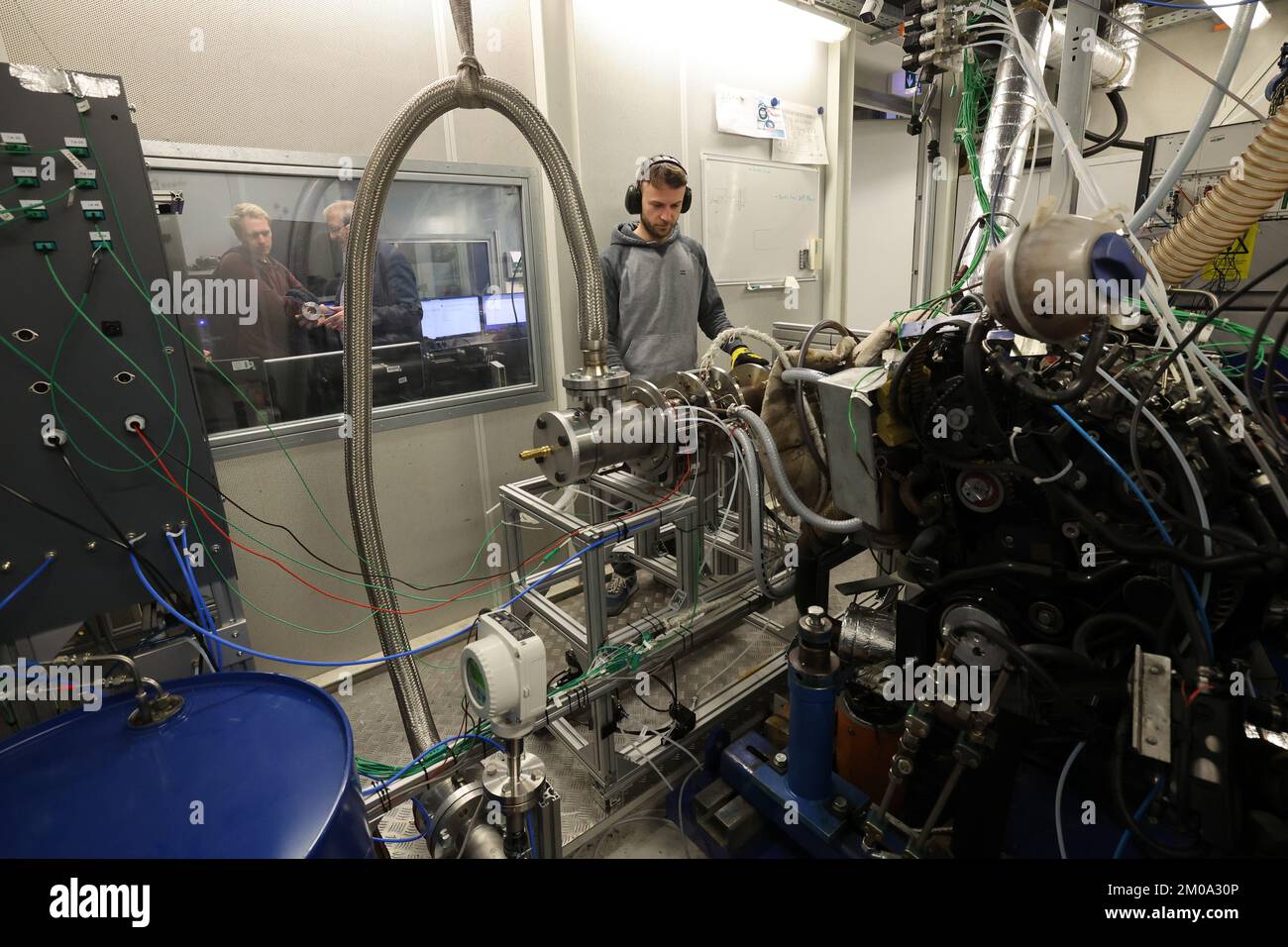 Aircraft engine test stand hi-res stock photography and images - Alamy