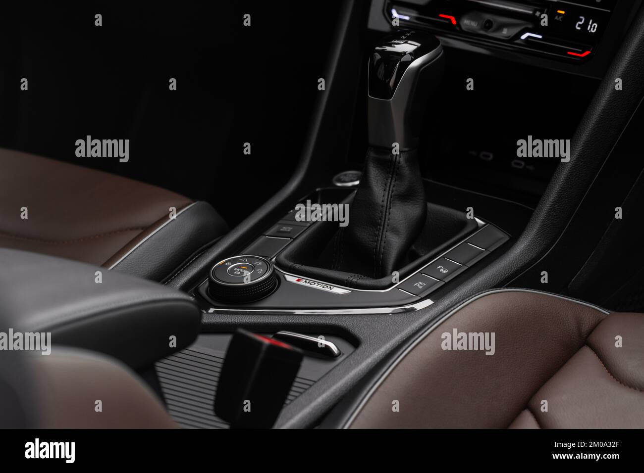 Modern automatic gearbox. Close up of the gearbox transmission handle ...