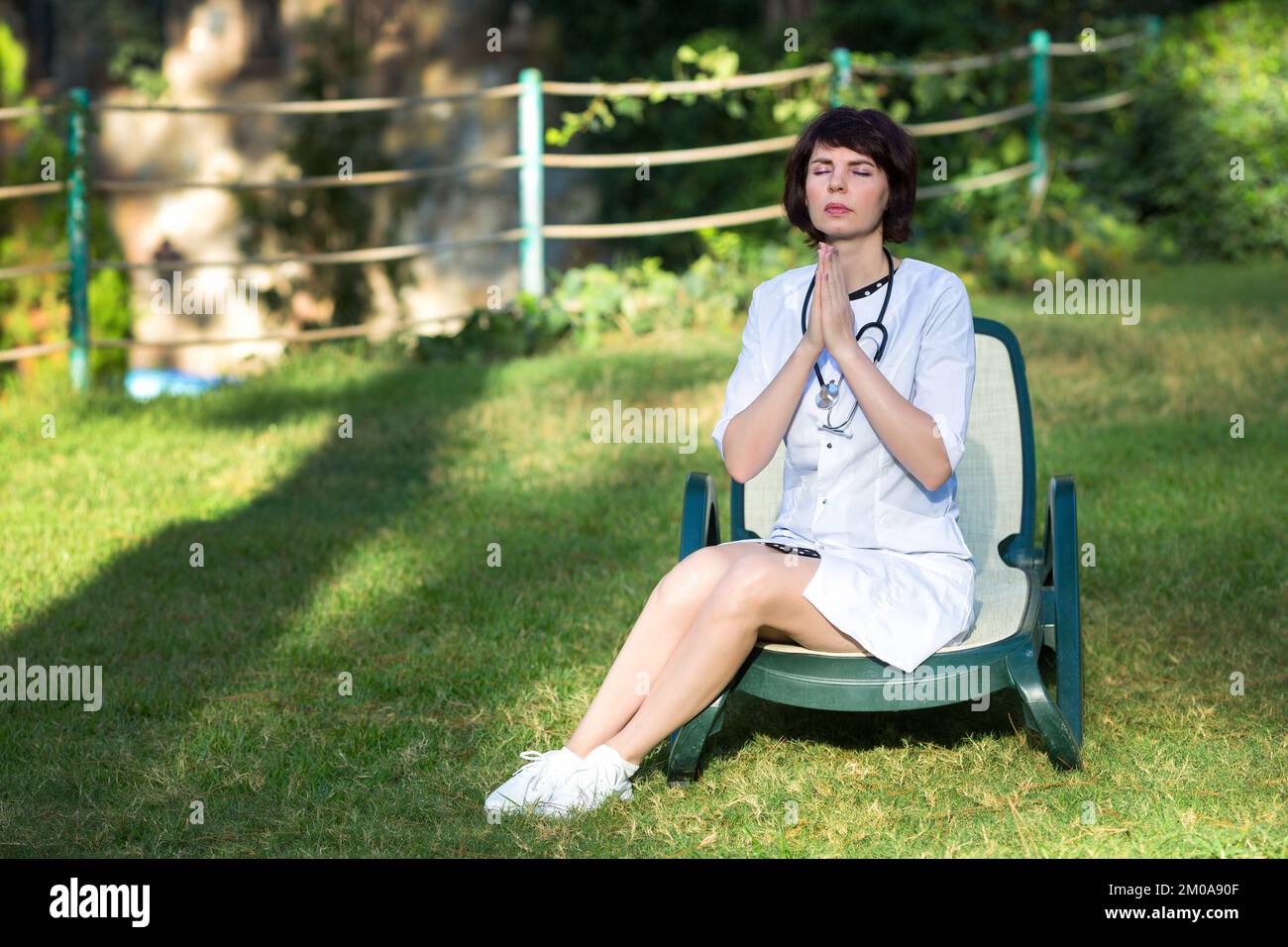 Doctor meditating hi-res stock photography and images - Alamy