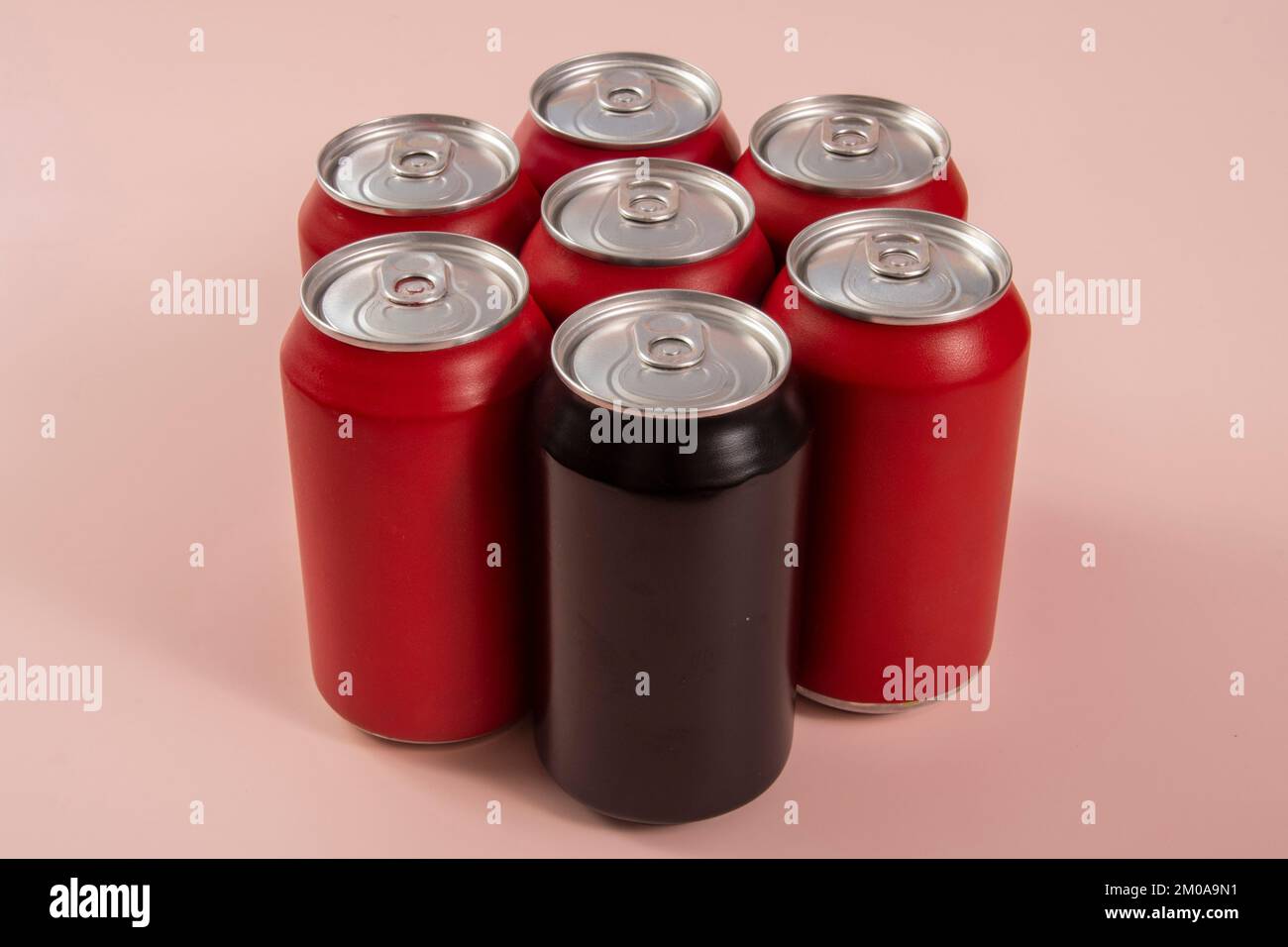 Group of aluminum soda cans, chilled, frozen and with water drops Stock ...