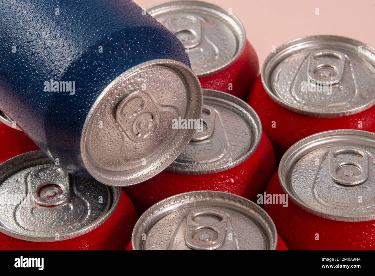Group of aluminum soda cans, chilled, frozen and with water drops Stock ...