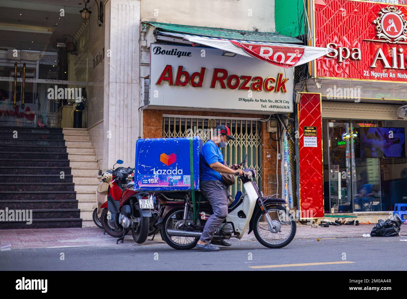 Lalamove delivery hi-res stock photography and images - Alamy