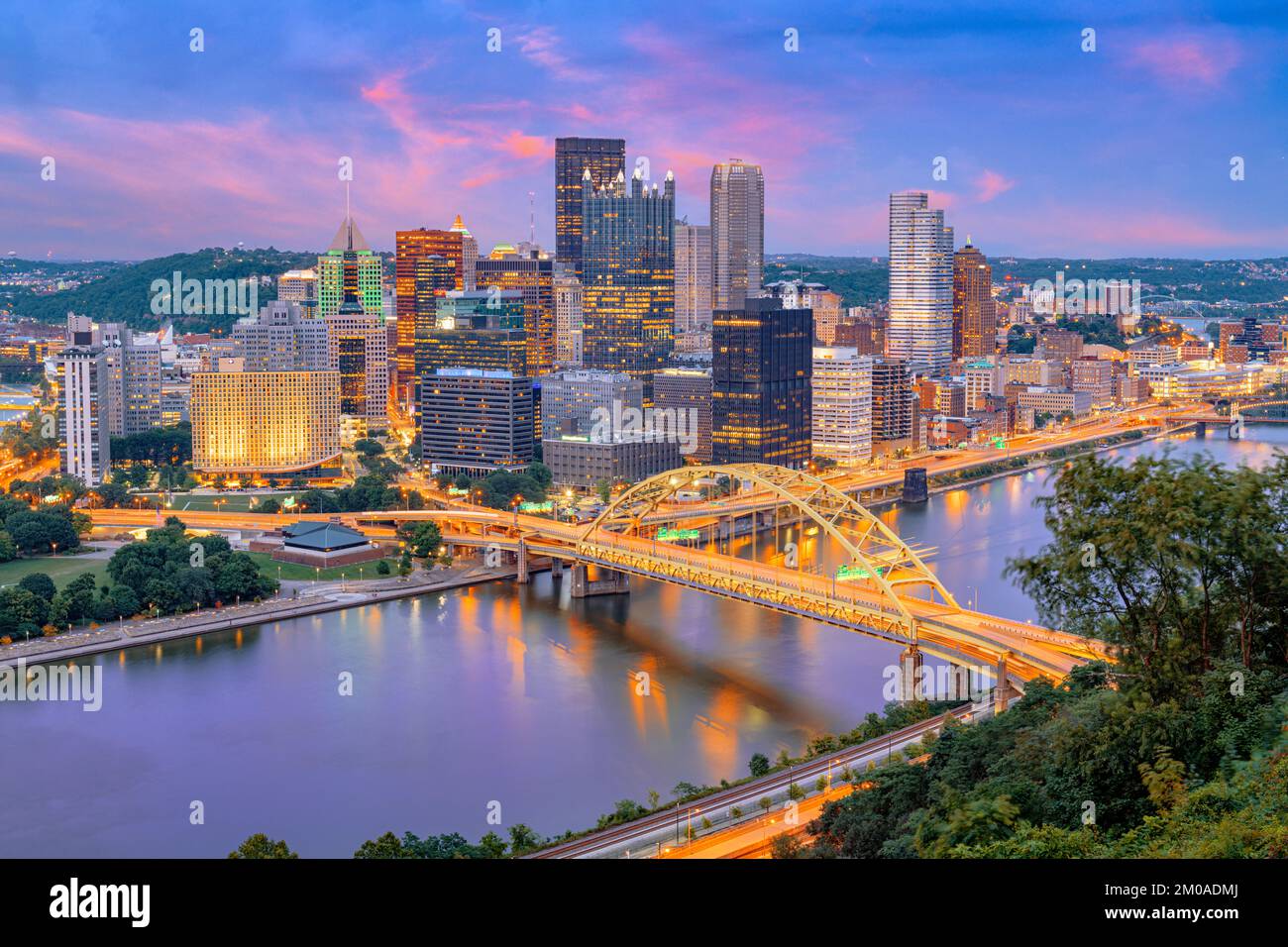 Pittsburgh, Pennsylvania, USA city skyline at dusk Stock Photo - Alamy
