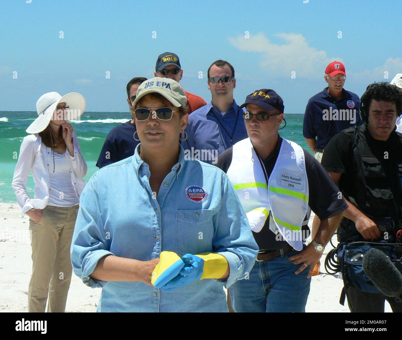Beach pollution solutions hi-res stock photography and images - Alamy