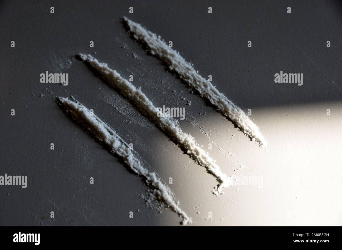 Three lines of cocaine hi-res stock photography and images - Alamy