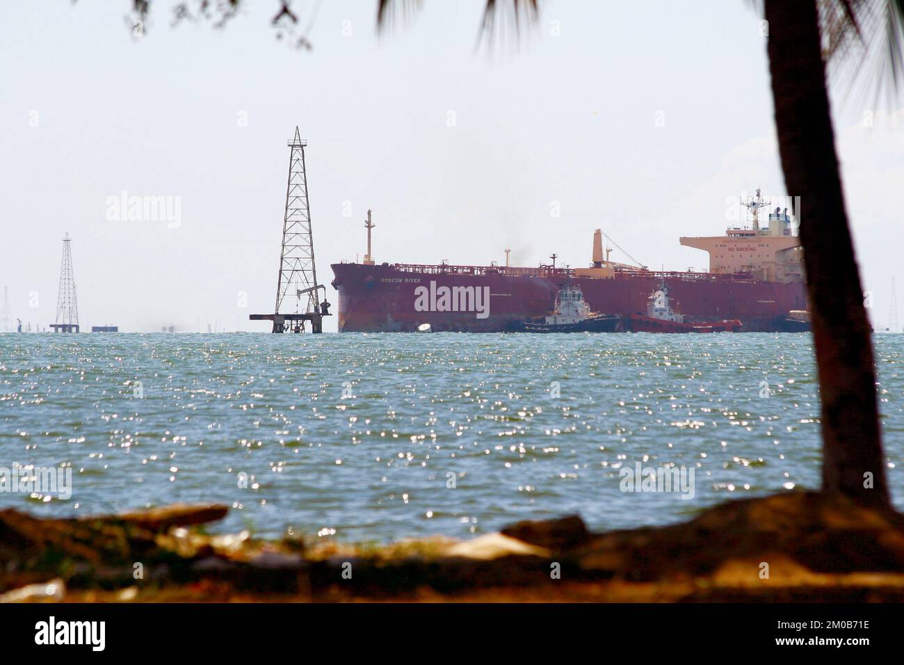 Cabimas-Zulia-Venezuela-29-11-2007- An oil tanker is towed to Pdvsa ...